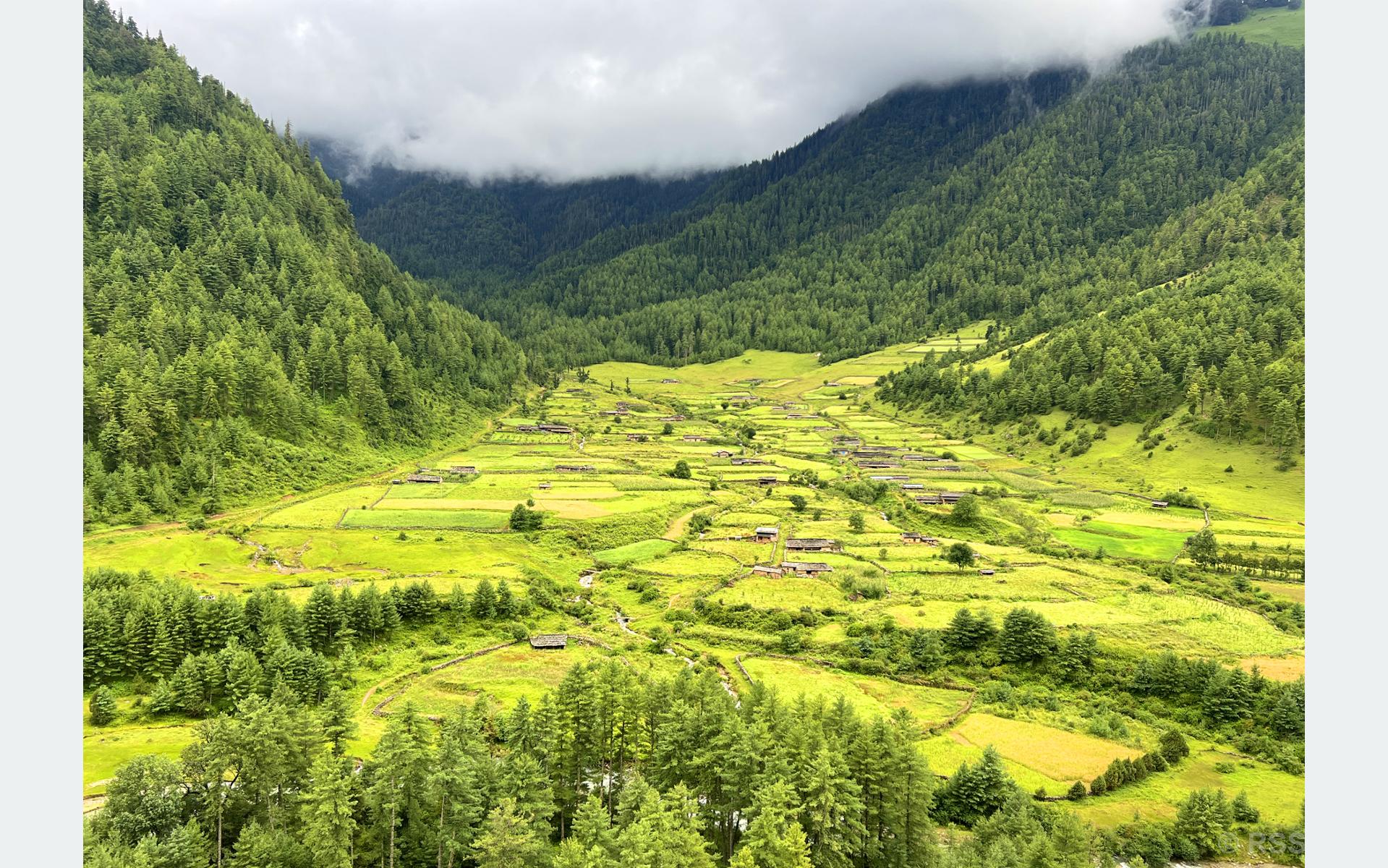 ओझेलमा छ सुन्दरताले भरिपूर्ण दिज गाउँ